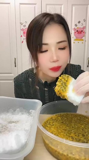 Getting ready to enjoy some homemade goodness! 🌸🍬 Who's hungry? #SweetTreats #BakingJoy | Bobbee Annabell