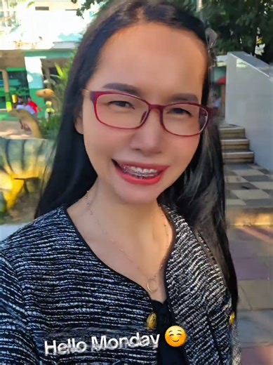 Hello Monday ☺️ บันเทิงมาก