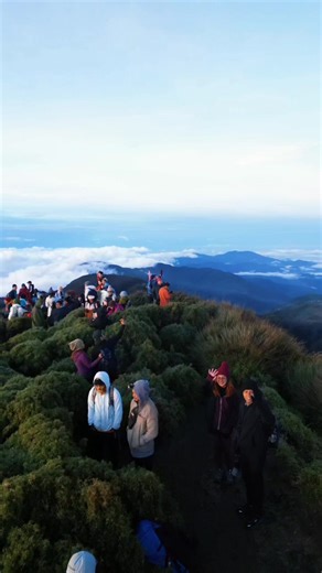 347K views · 10K reactions | Mount Pulag is Luzon's highest peak at 2,926 metres above sea level, third-highest mountain in the Philippines, and the 26th-highest peak of an island on Earth. It is second-most prominent mountain in the Philippines #BatangGalaMountaineering #MtPulag #seaofclouds #mtpulagsummit | BatangGala | Facebook