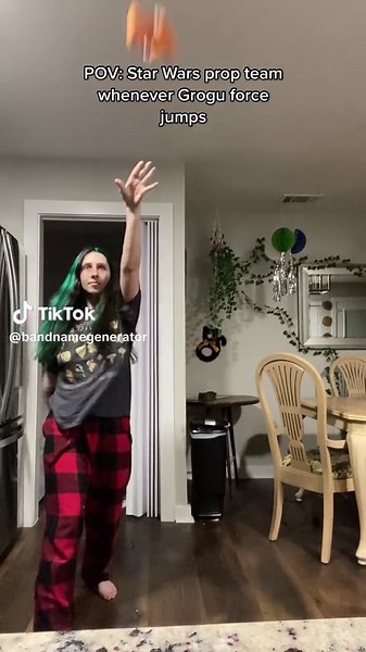 Any screengrapnof him in the air makes me screech its so good #grogu #babyyoda #mando #themandalorian #dindjarin #bokatan