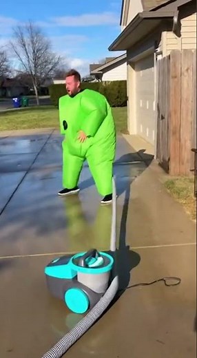 Inflatable Suit Snapped by the Vacuum 😭💚
