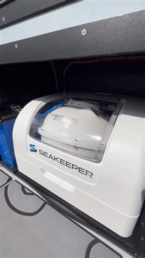 Our smallest Seakeeper unit with big performance! The Seakeeper 1 can be installed above the deck with our deck mount cover without sacrificing space below. It's lightweight, compact, and most importantly its stabilization is top-notch! Learn more about the Seakeeper 1 here: https://www.seakeeper.com/seakeeper-products/seakeeper-1/ 🎥Center Consoles Only | Seakeeper