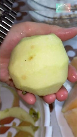 Juicy Apple 🍎 | ASMR Eating & Satisfying Sounds