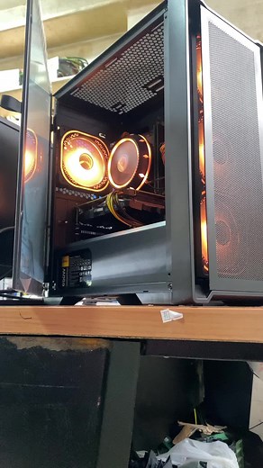 رجعنالكم بتجميعه مرتبه وفخمه من الكيس المرتب والفخم وبسعر ممتاز🔥 المواصفات: CPU: I7 g9(9700) Ram: 16 GB(8*2) Motherboard: asus H310 GPU: GTX 1660s 6gb Power: antec 600 watt Ssd : 240 gb HDD: 1tb Case : coolman 4 fan argb السعر فقط على (1850)🔥🔥 للطلب والاستفسار على الانستغرام او الواتساب (0598350197) امكانيه التوصيل للضفه والداخل 🚛 #code_pc #capcut #بي_سي_قيمنق #logitech #foryou #computer #pc #explore #gaming #fyp #fffffffffffyyyyyyyyyyypppppppppppp