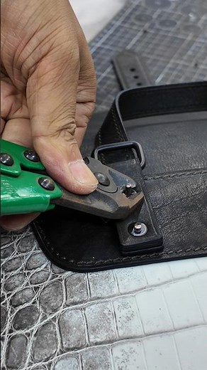 Handmade installation of copper rivets for daily use#bagmaking #leather #bag #brass #copper #rivet