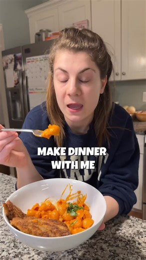 Karissa Manzi on Instagram: "Let me know if y’all like longer videos like this! Here is the full recipe. Chicken Cutlets Ingredients • 1.5 lbs chicken • 4 eggs • 1 cup flour • 2.5 cups bread crumbs • 1 tsp salt • 1 tsp garlic powder • 1/2 tsp pepper • 1 tbs dried parsley • 1/3 cup olive oil Instructions Set up three bowls, one with flour, one with eggs, and one with bread crumbs. Whisk the eggs. Add the salt, garlic powder, pepper, and dried parsley to the bread crumbs and mix well. Slice the ch