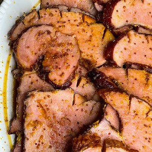 11K views · 175 reactions | Get the full recipe https://www.stephreallife.com/slow-cooker-glazed-ham/ perfect for Easter! #eastersunday #easterdinner #glazedham #crockpotrecipes #slowcookerrecipe | Stephanie Gigliotti | Facebook