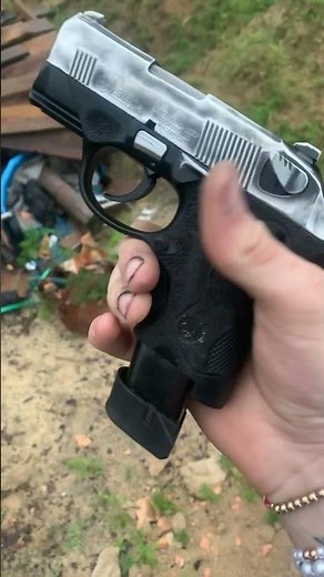 Shooting beretta px4 storm .40 sub compact with 17 rnd mag.