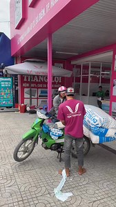 📌 NHÂN VIÊN GIAO NỆM CAO SU THIÊN NHIÊN 100% TRỰC TIẾP TẠI CÔNG TY #NỆM_THẮNG_LỢI ✨Nệm được công ty bảo hành 15 năm ✨Được kiểm tra hàng trước khi thanh toán ✨Giao hàng miễn phí tận nhà trên toàn quốc ✨Cam kết hàng chính hãng tại công ty 📌 Ngoài nệm chuẩn size, công ty còn có nệm lỡ khổ thiết kế theo kích thước yêu cầu của quý khách. 📌 Và công ty có nệm thiết kế gấp 2 gấp 3 gọn gàng, dành cho nhà có không gian chật hẹp, nhà trọ, người thường hay di chuyển có thể gấp gọn lại được 👉 Tư vấn mua 