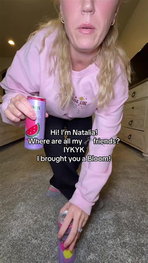 Not me bribing all the evo girls with @Bloom Nutrition in order to help me get to 10k! 🗝️ #evopro #evolution #evolutionpro #tiktokshopaffiliate