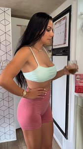 Girl Getting Her Back Cracked! #chiropractor #chiropractic #crackingbones #fitmom #PainReliefJourney #SpinalHealth #WellnessGoals #BodyAlignment #FeelGoodMoments #NaturalHealing #ChiroCrack #SpineSnap #GetAligned #CrackItUp #ChiroFix | Bone Crack Babe