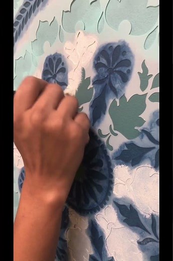 How to stenciling a gorgeous Mandala wall stencil for a custom wall finish #homedecor #stencilart