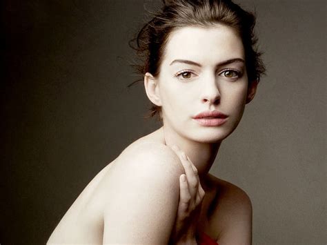 1284x2778px Free Download Hd Wallpaper Anne Hathaway Portrait Headshot Looking At Camera