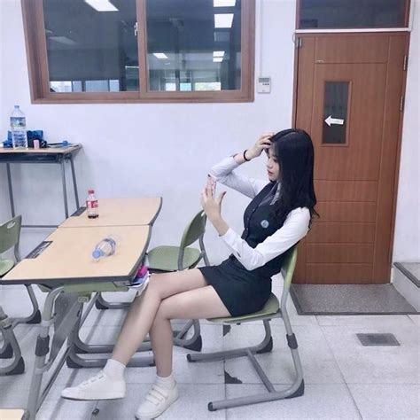 Dasha에 있는 Nicolle Hummel님의 핀 학교 스타일 교복 스타일 소녀