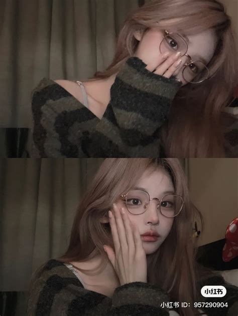 Woman Posing For A Picture With Her Hand On Her Face Cute Selfies Poses Pretty Selfies Cute