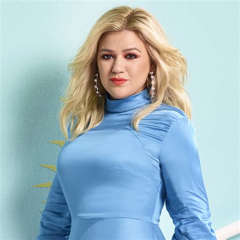 Kelly Clarkson Says She Looks Like She Had A Boob Job In New Voice Promo Pic