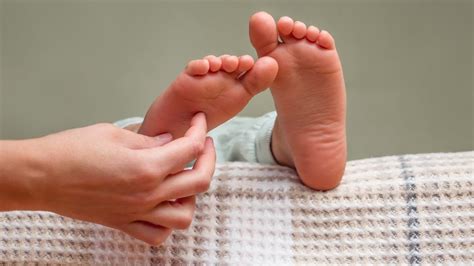 Its Official Tickling Yourself Wont Make You Laugh Healthingca