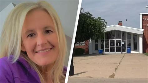 Ohio Teacher 50 Resigns After Onlyfans Account Was Discovered By Officials Us News Unilad