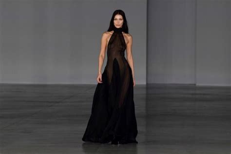 Bella Hadid Naked Tits In See Through At Paris Fashion Week 2022 20 Photos Video The
