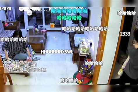趁孩子睡着夫妻过二人世界男子刚坐妻子腿上女儿出现反应亮了