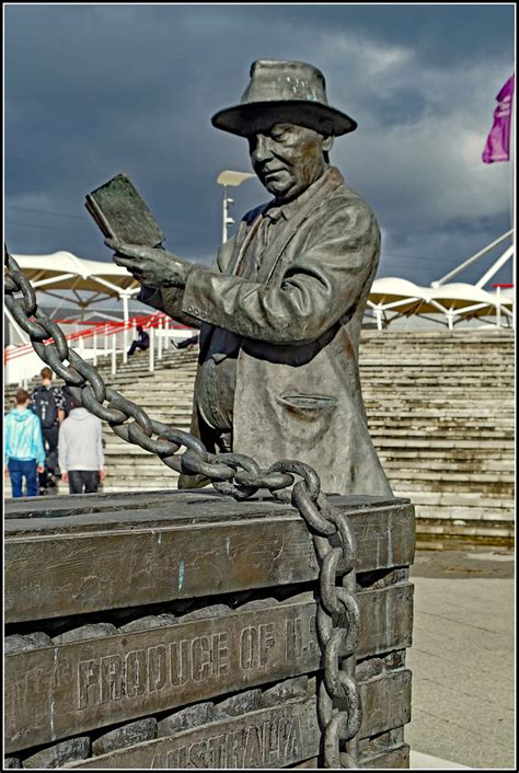 London Dockers Statue Kevin Flickr