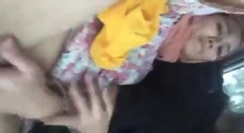 Awek Malay Tudung Kena Finger Dalam Kereta Awek Melayu