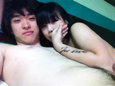 음란한 한국 커플의 모텔 섹스 Xhamster
