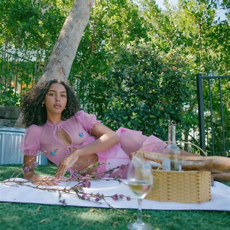 Arlissa Shows Off Her Nude Tits 2 Photos Thefappening