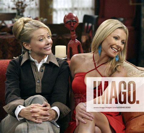 Faith Ford And Kelly Ripa Characters Hope Shanowski And Faith Fairfield Television Hope And Faith