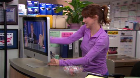 Apple Imac Computer Used By Ellie Kemper Erin Hannon In The Office Season 9 Episode 19