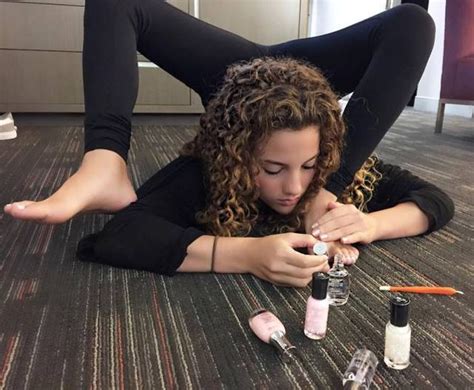 Sofie Dossi Is Unbelievably Flexible 24 Pics