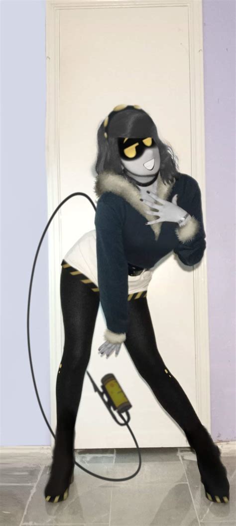 Your Favorite Cosplay Reina Is Back Murder Drones Amino