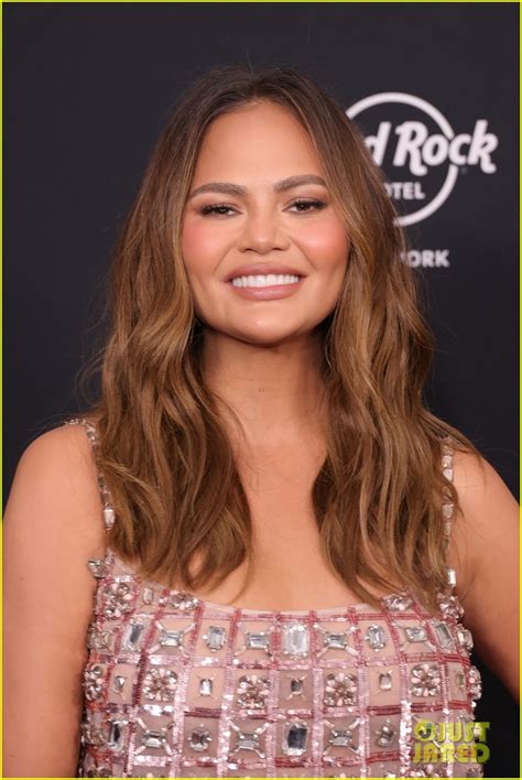 Kate Upton Chrissy Teigen Hunter Mcgrady And Gayle King Celebrate Sports Illustrated Swimsuit