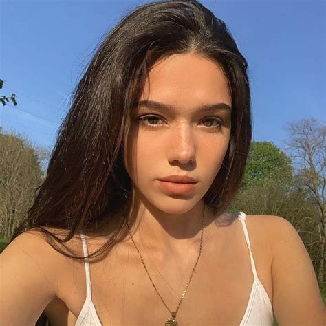 Pin By Ava On Jst Sexc In 2020 Pretty People Aesthetic Girl Natural Makeup Looks