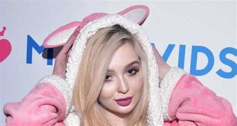 Lexi Lore A Complete Biography Including Age Height Figure And Net Worth Bio