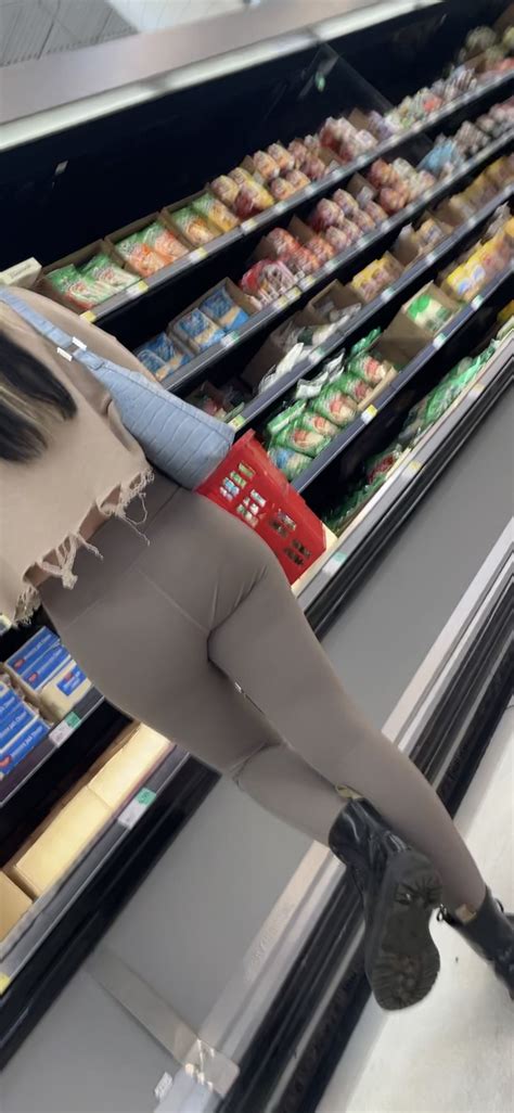 Really Hot Blonde College Girl With A Tight Ass Spandex Leggings And Yoga Pants Forum