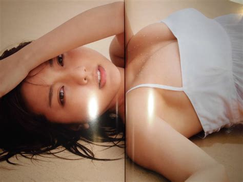 Yahoo オークション 真野恵里菜 写真集 MANO DATE初版 DVD付