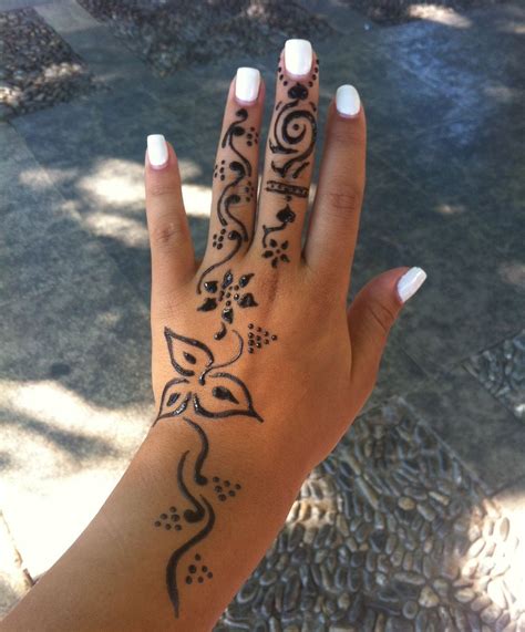 Tato Henna Di Tangan Simple At Tattoos