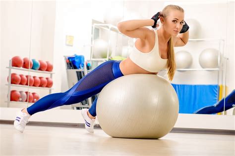 Gymnastikball Übungen Die Besten Übungen Für Einen Straffen Körper