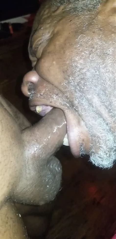 젖은 자지를 빠는 중 xHamster
