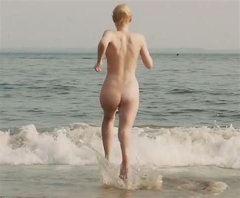 Naked Dakota Fanning In Beach Babes