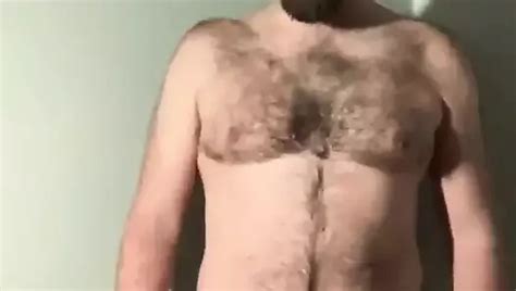 在树林里裸体享受一点乐趣 Xhamster