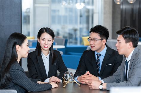 礼仪新说这样的坐姿会让你在正式场合增加助力快速获得对方好感社交礼仪知识