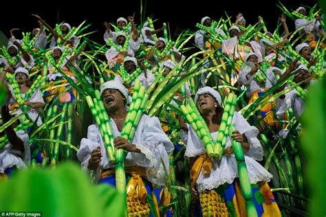 Rio Dancers Flash The Flesh As Carnival Enters Fourth Day Daily Mail Online