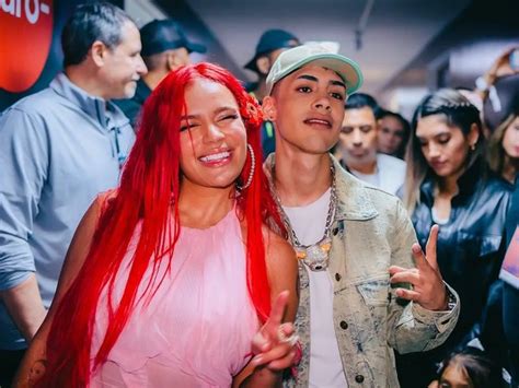 ¿por Qué Nunca Salió Una Noche En Medellín Remix De Cris Mj Con Karol G Explicamos El Problema