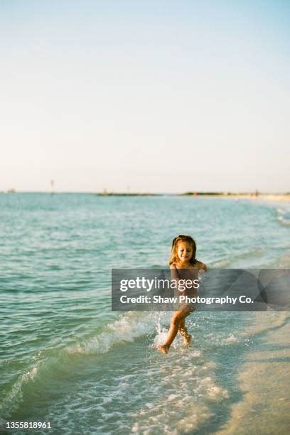 女の子 ヌード ストックフォトと画像 Getty Images