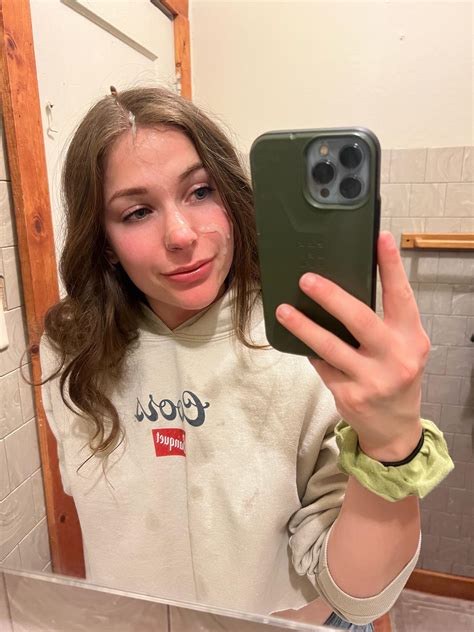 Just Posted A Hot Facial Video In A Random Bathroom Go Check It Out On My Link Hehe 😈 Rsfwfacial