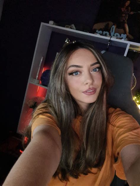 🕸️dyanna🌸 On Twitter I Never Take Selfies But Here We Go🤗 1lfyxdf99d Twitter