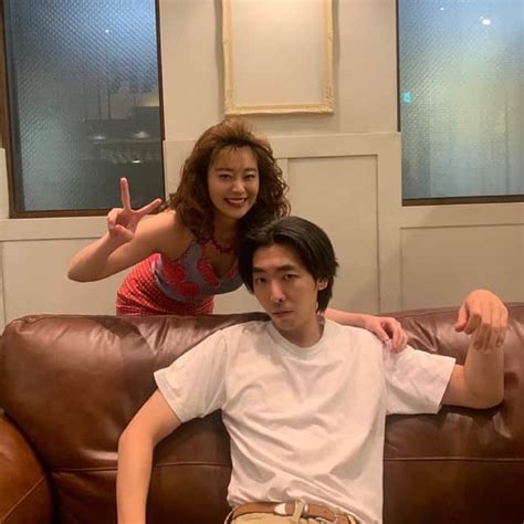 冨手麻妙さんのインスタグラム写真 冨手麻妙Instagram 三田村 奈緒子 なんかすごい楽しそうな顔してる この写真を撮った