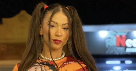 Singer Who Had Oral Sex On Stage Has Show Cancelled Due To Social Media Pressure Trendradars Uk